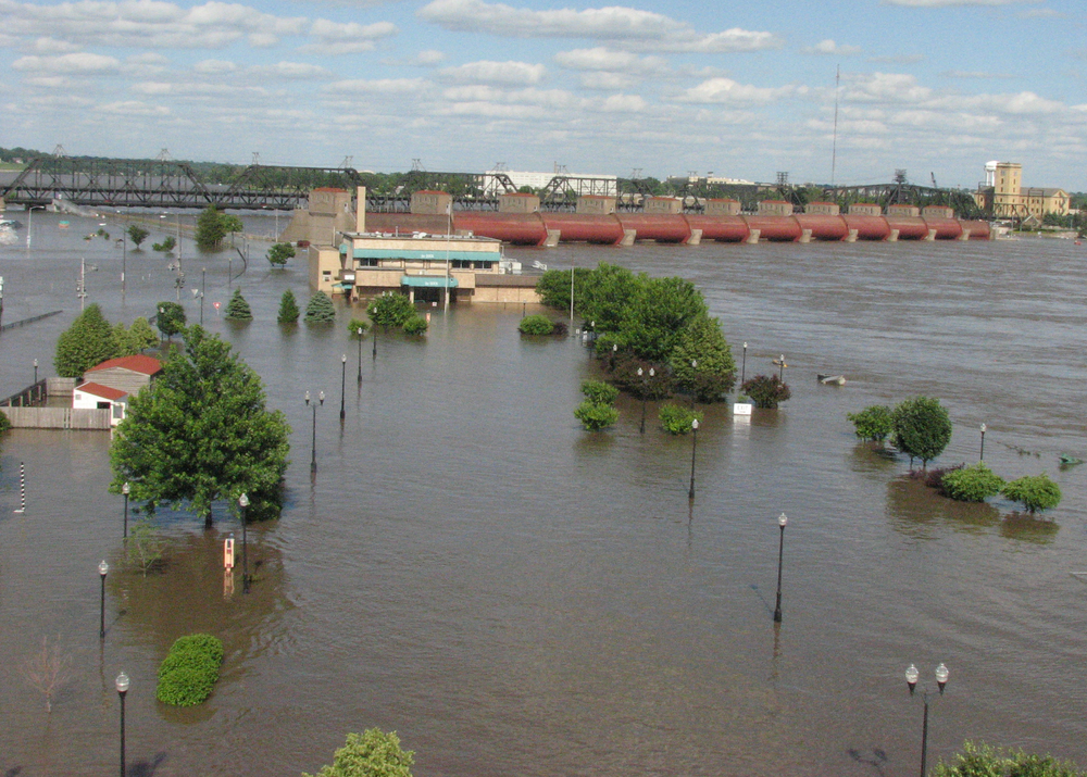 Roller Dam across the Mississippi River between Davenport, Iowa and ...