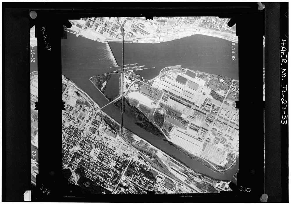 Roller Dam across the Mississippi River between Davenport, Iowa and ...