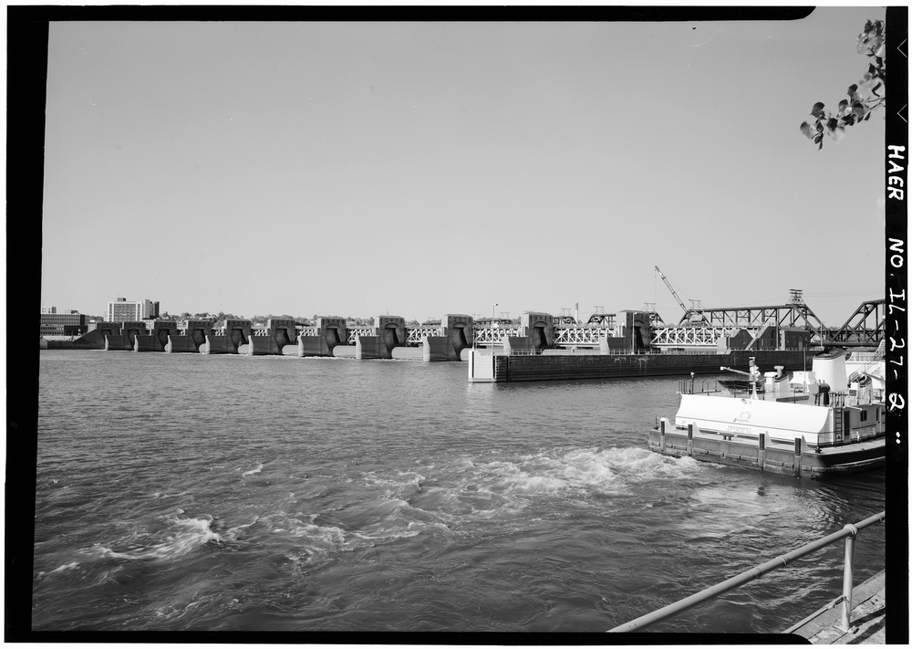 Roller Dam across the Mississippi River between Davenport, Iowa and ...
