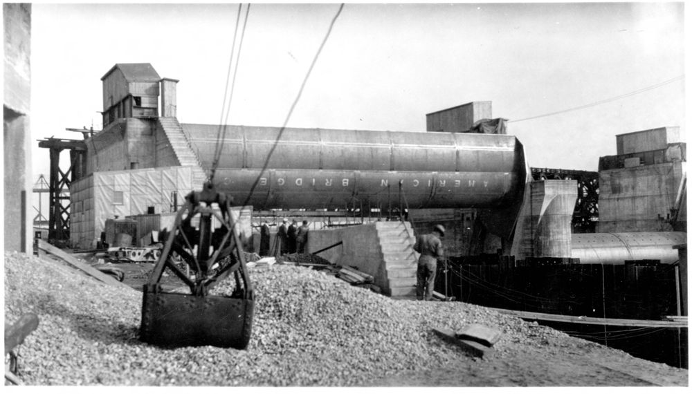 Roller Dam across the Mississippi River between Davenport, Iowa and ...